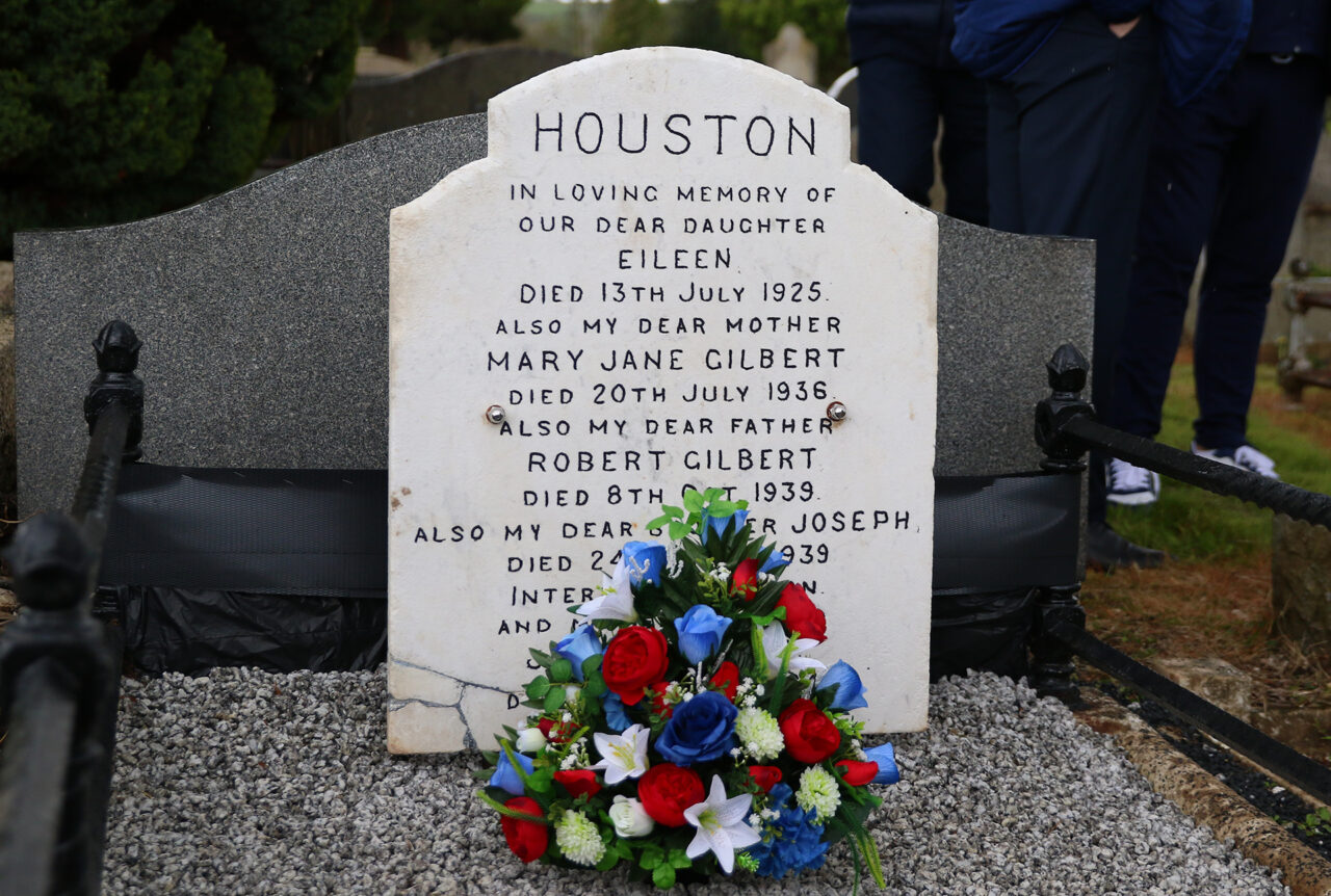 Johnny Houston Grave Restoration Unveiled - Linfield Football Club