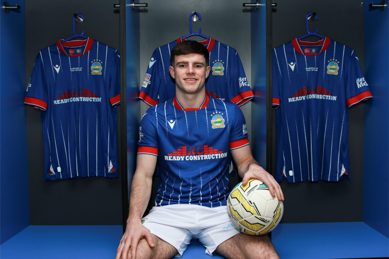 Kieran Offord Signs for Linfield - Linfield Football Club