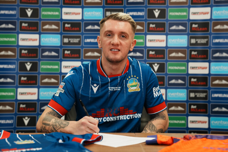 Linfield Sign Scottish Winger Callumn Morrison from Falkirk - Linfield ...