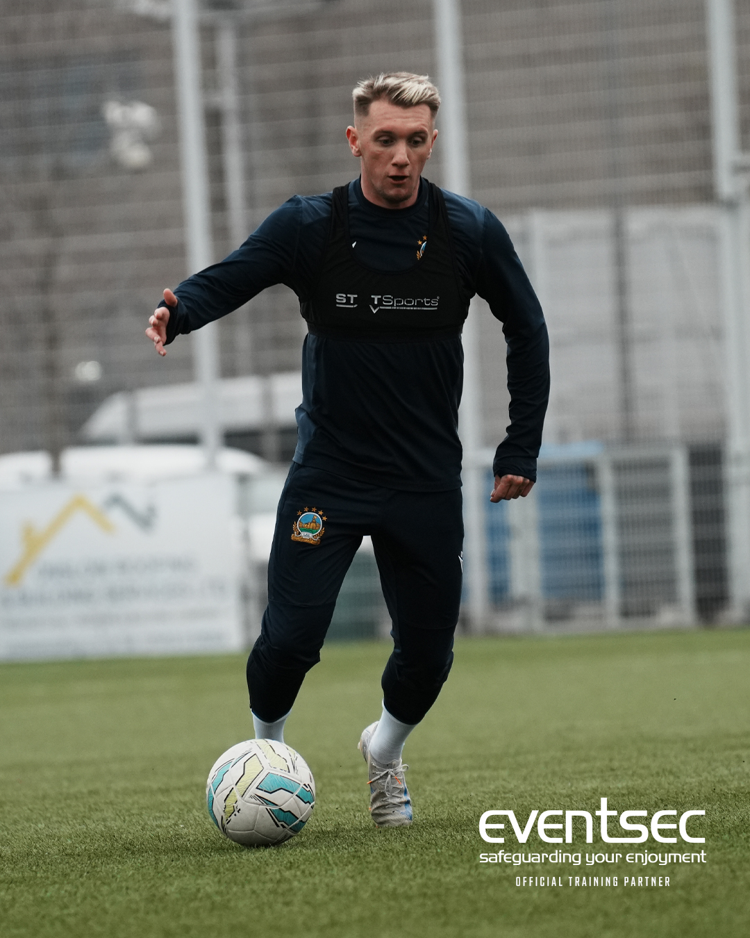 Callumn Morrison Trains with the Squad - Linfield Football Club